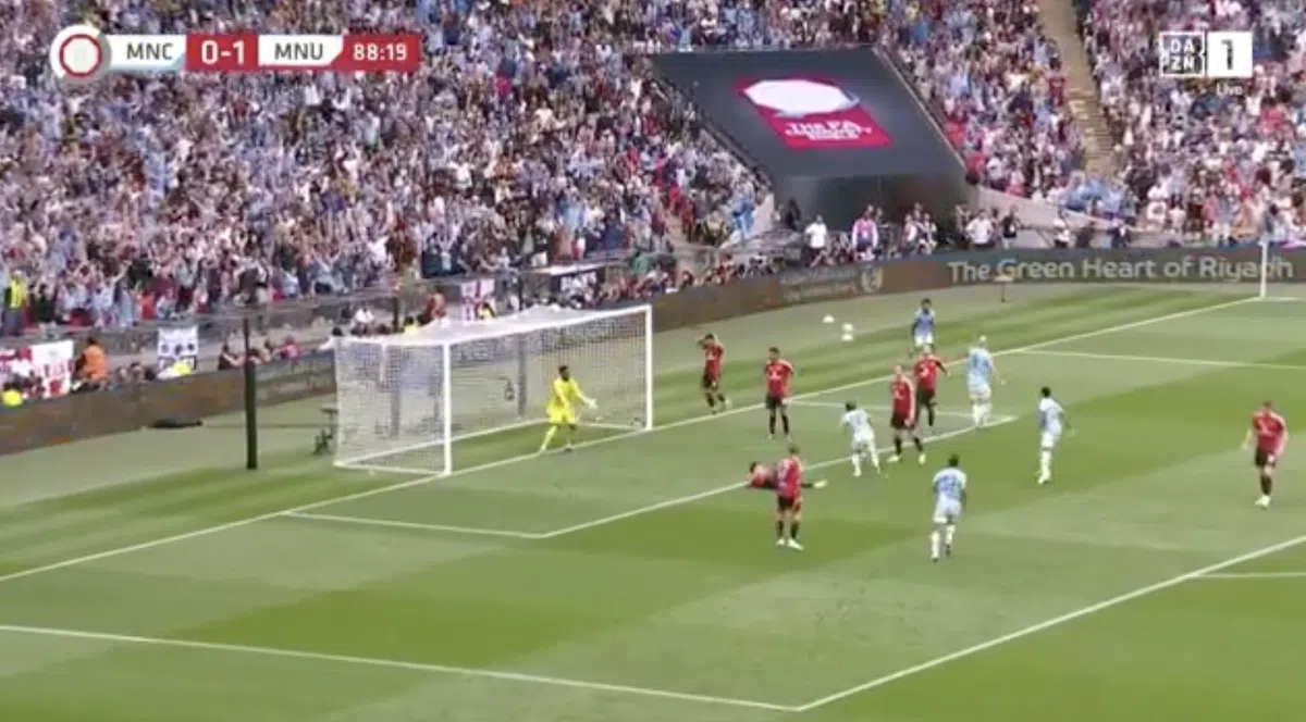 Man City wint Community Shield, bekijk de goals van Garnacho en Bernardo