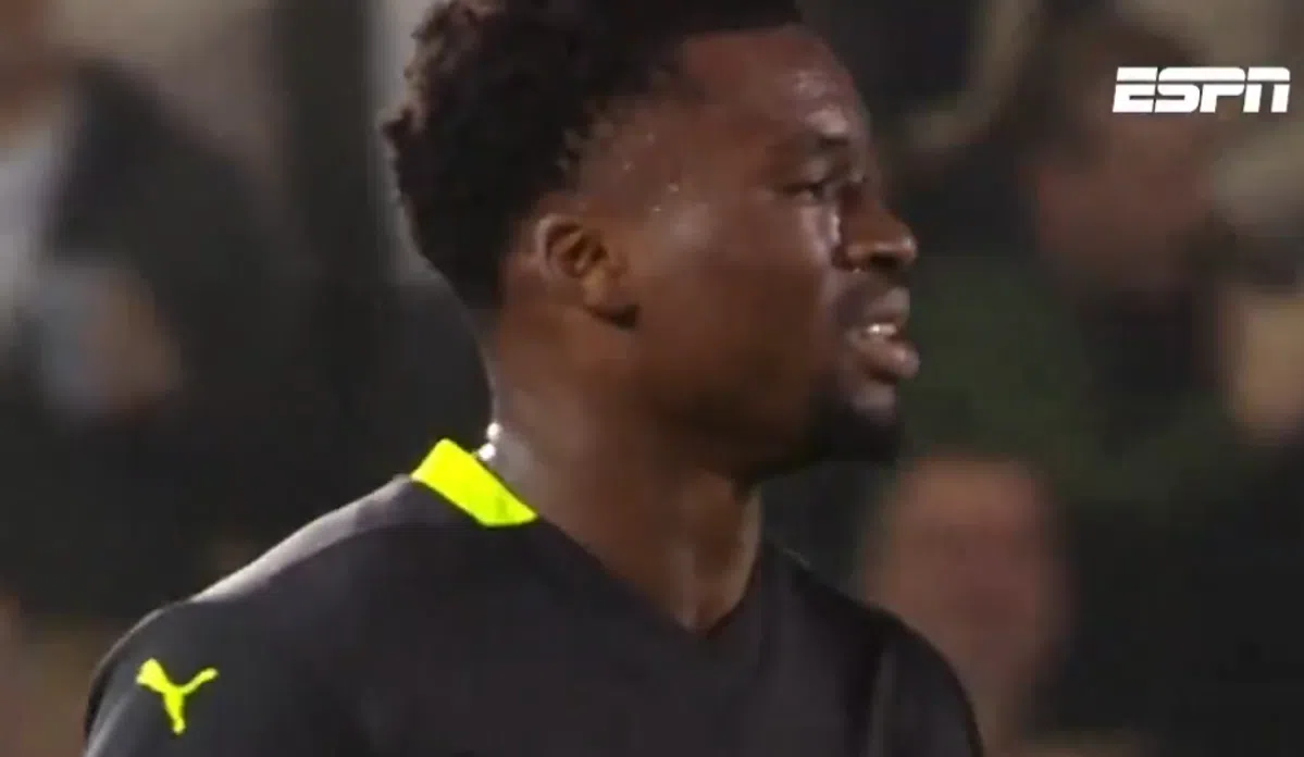 Pijnlijk debuut voor Nagalo: miljoenenaankoop begint met eigen goal