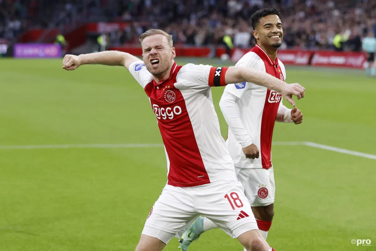 Ajax boekt moeizame zege op Willem II in aanloop naar cruciale week