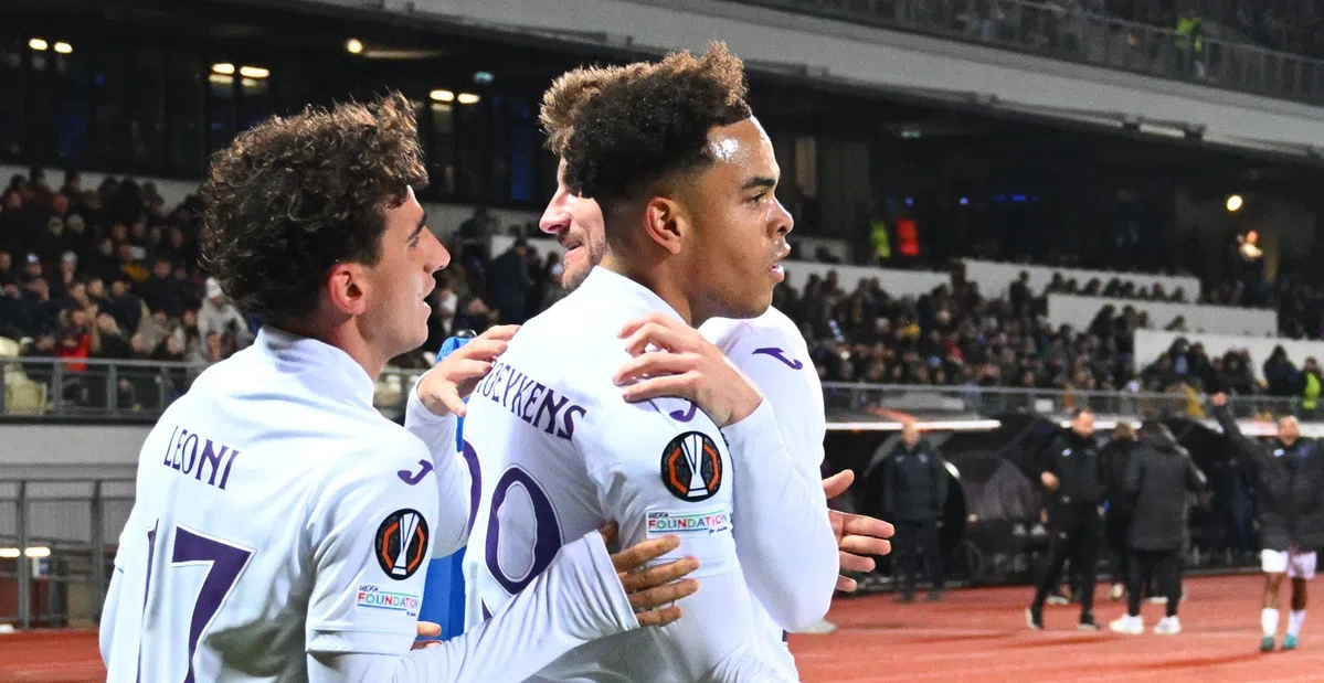 '300 Anderlecht-fans in stadion RFS werden niet gegroet, maar dat was ...