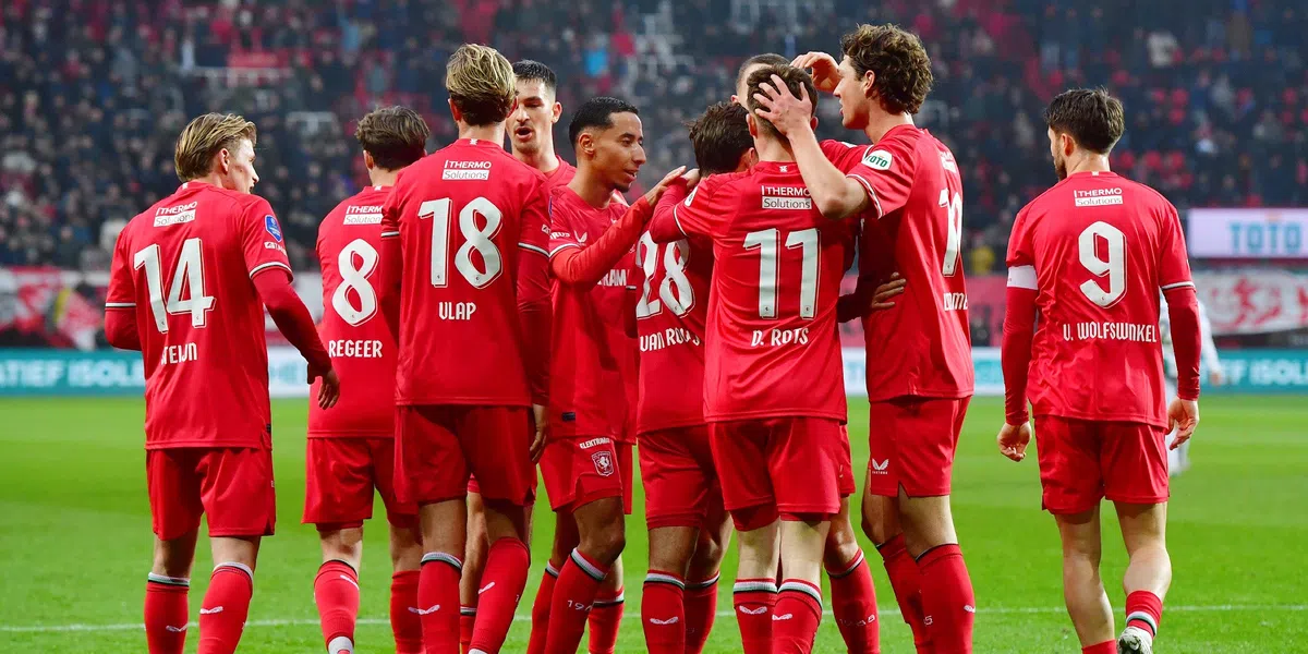 FC Twente wint eenvoudig van Groningen, topscorer Steijn wéér trefzeker