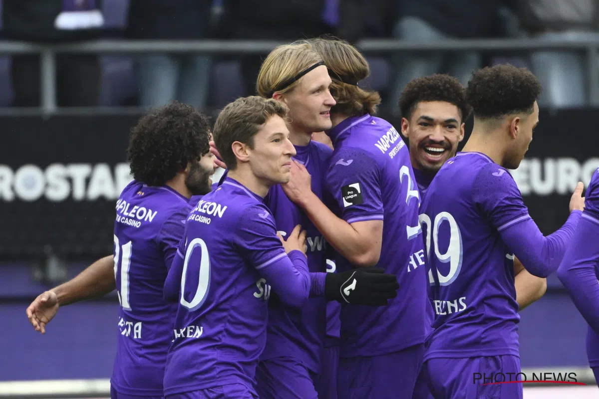 Dolberg bewierookt bij Anderlecht: “Mooi geschenkje van vergeten Fredberg”