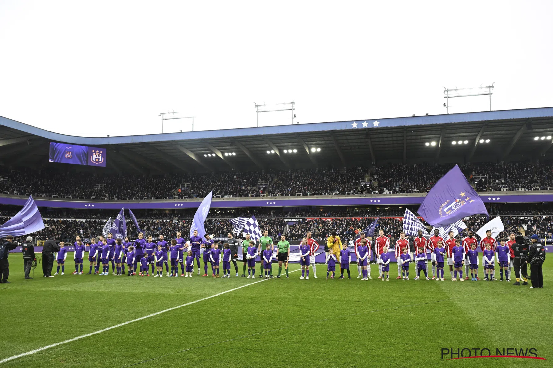 ‘Club Brugge, Anderlecht, Genk, Gent, Antwerp en Standard eisen hervorming’