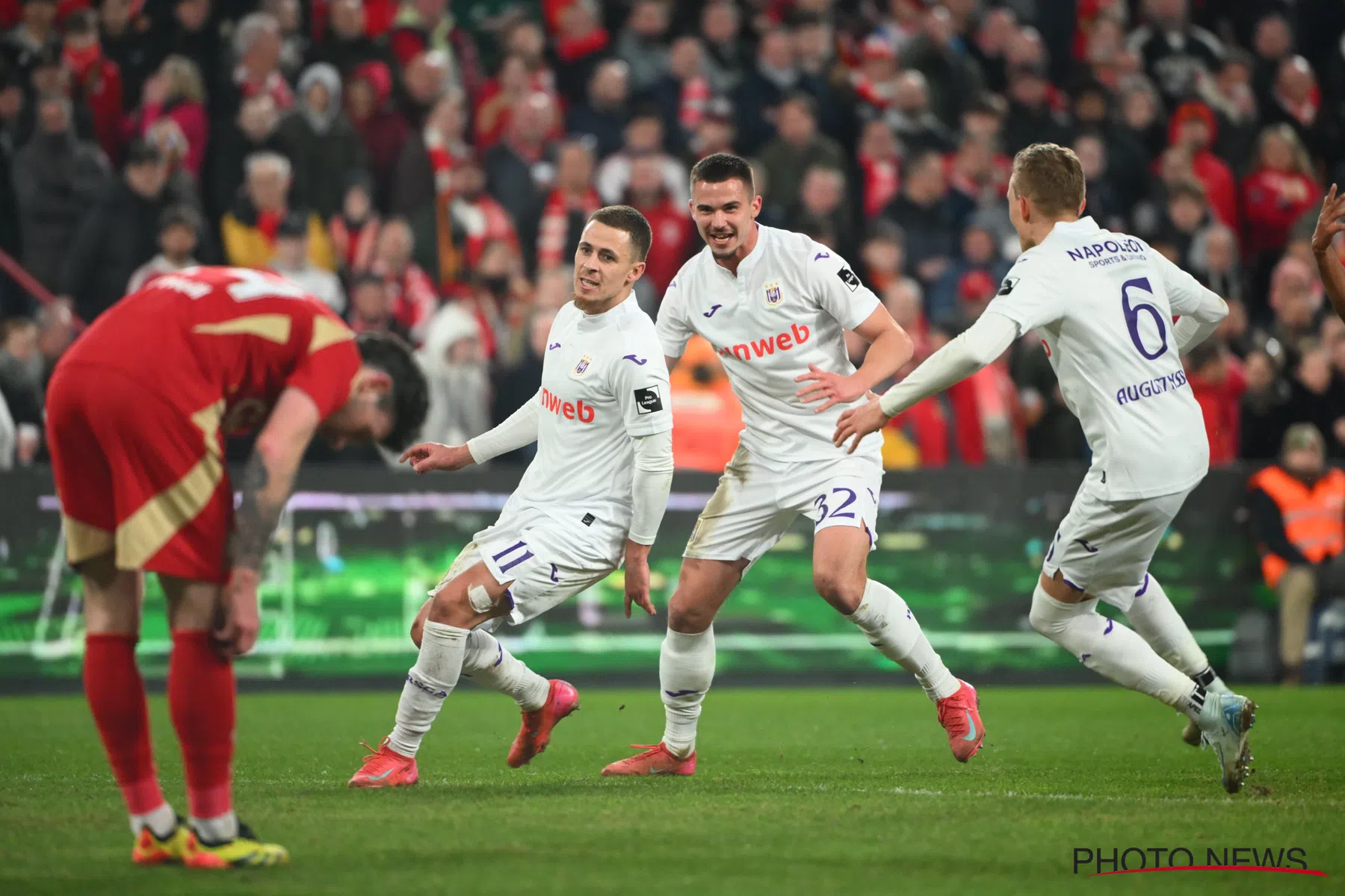 RSC Anderlecht wint nipt van Standard