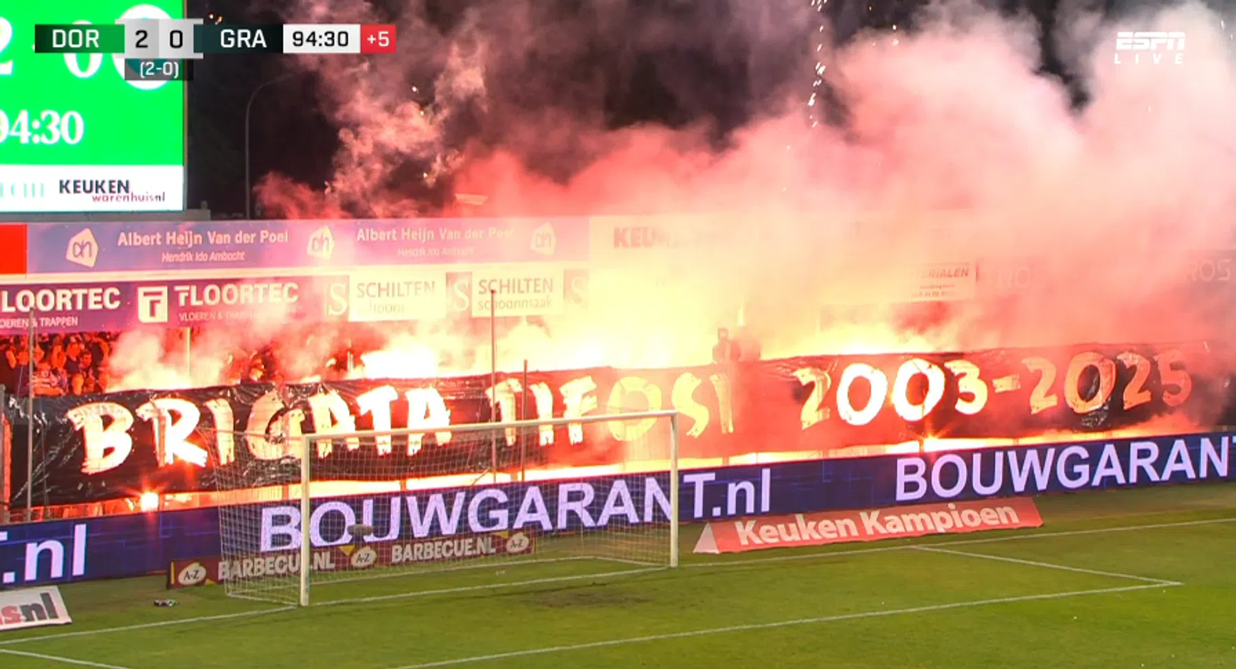 Harde kern Graafschap verstoort play-offduel in laatste minuut voor ...