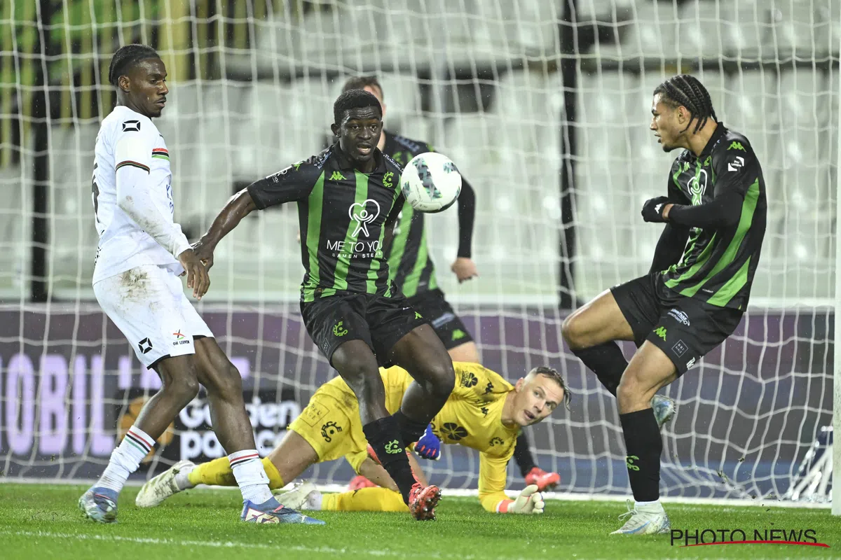 OFFICIEEL: Kakou (20) verlengt contract en blijft langer bij Cercle Brugge