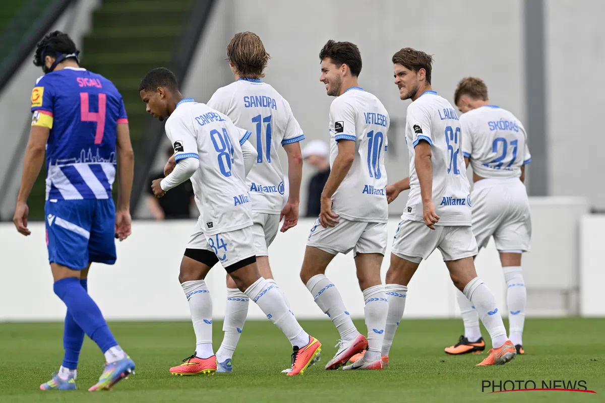 Funky town gore fútbol meeting in the cozy place where I've