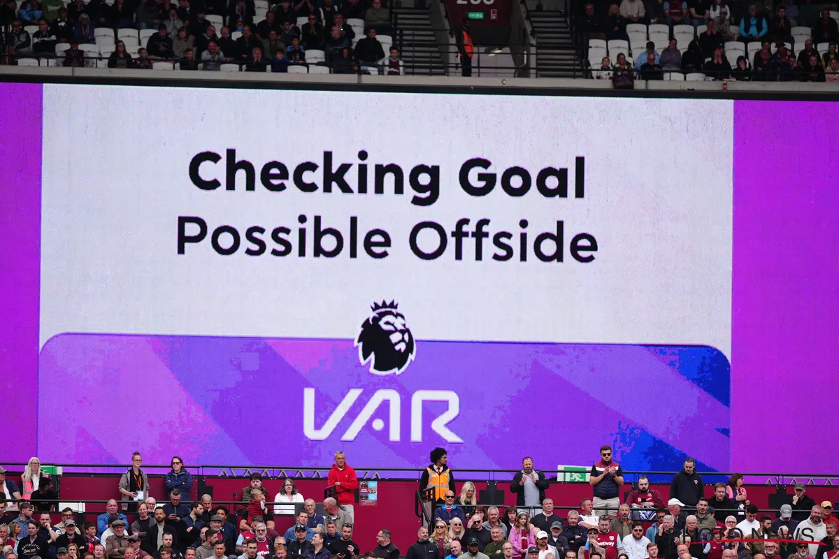 ‘UEFA wil niet dat VAR meer beslissingen kan maken’