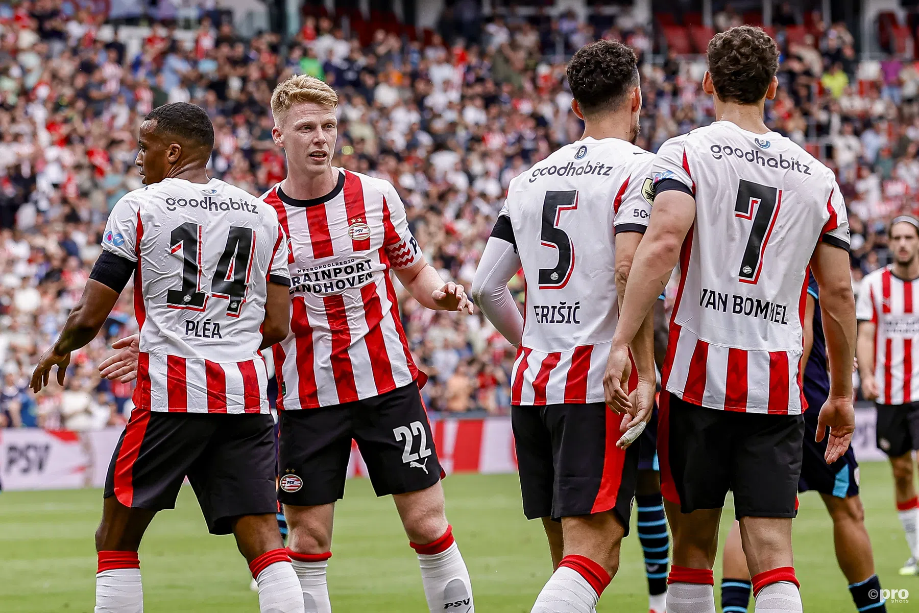 PSV krijgt wind van voren van eigen achterban: 'Schaam je kapot'