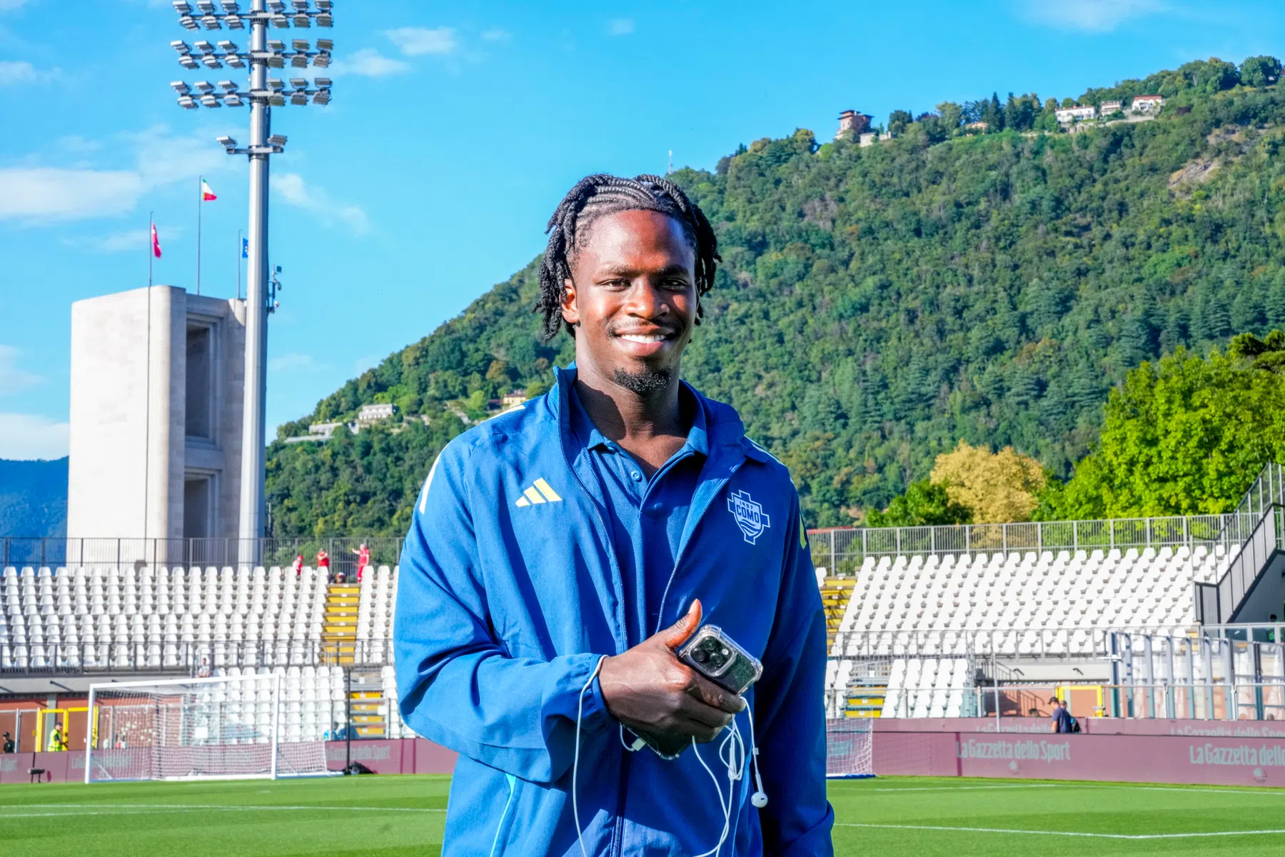 Jayden Addai valt uit bij Como met een enkelblessure
