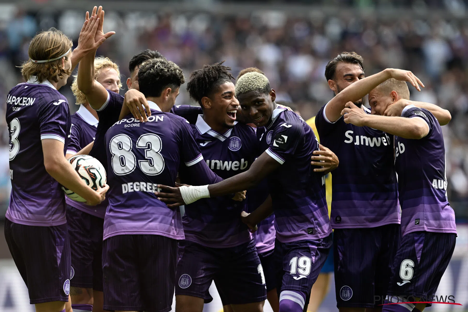 Vandenbempt ziet lichtpuntjes bij Anderlecht: “Er zit muziek in dit elftal”