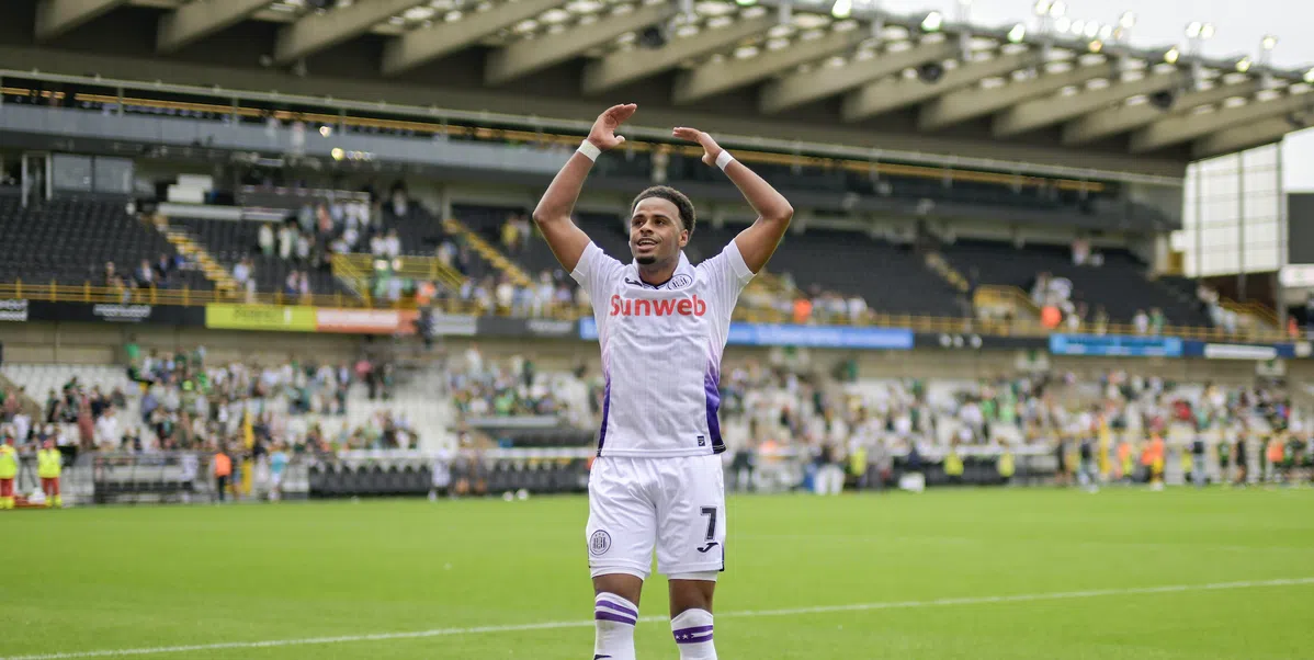 Felix xnxx pics are shopped but she's close enough in