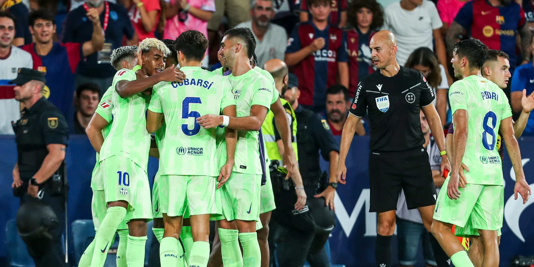 Spaanse pers smult van 'epische remontada' Barça: 'Niemand kan dit team ...