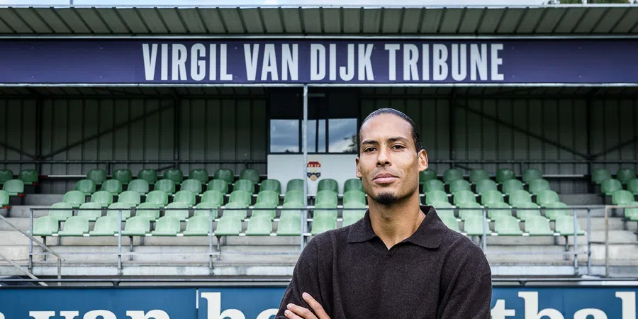 Van Dijk vol trots: 'Schitterend dat ze dit voor mij hebben willen doen'