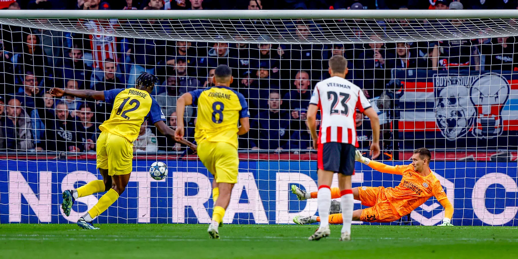 Ochtendkranten zien 'enorme deceptie' PSV: 'Dat moet clubleiding zorgen baren'