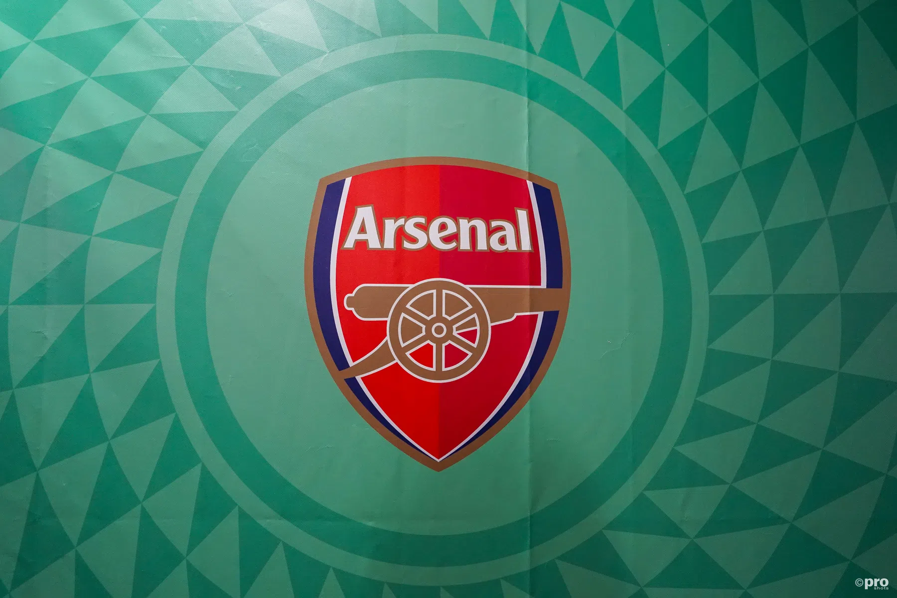 Engeland in shock: clubleiding ontvangt bedreigingen na dood oud ...