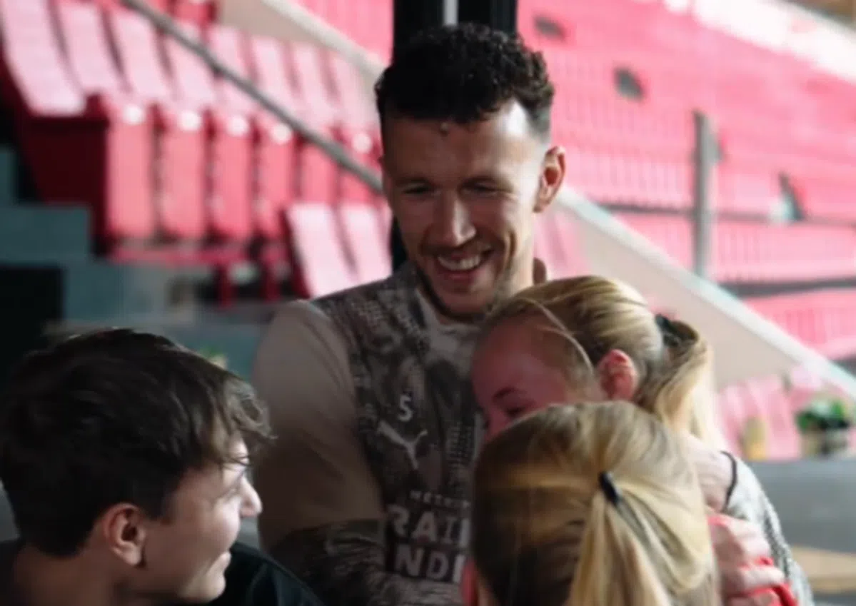 Hartverwarmend: PSV'er Perisic (ex-Club Brugge) verrast familie na ...