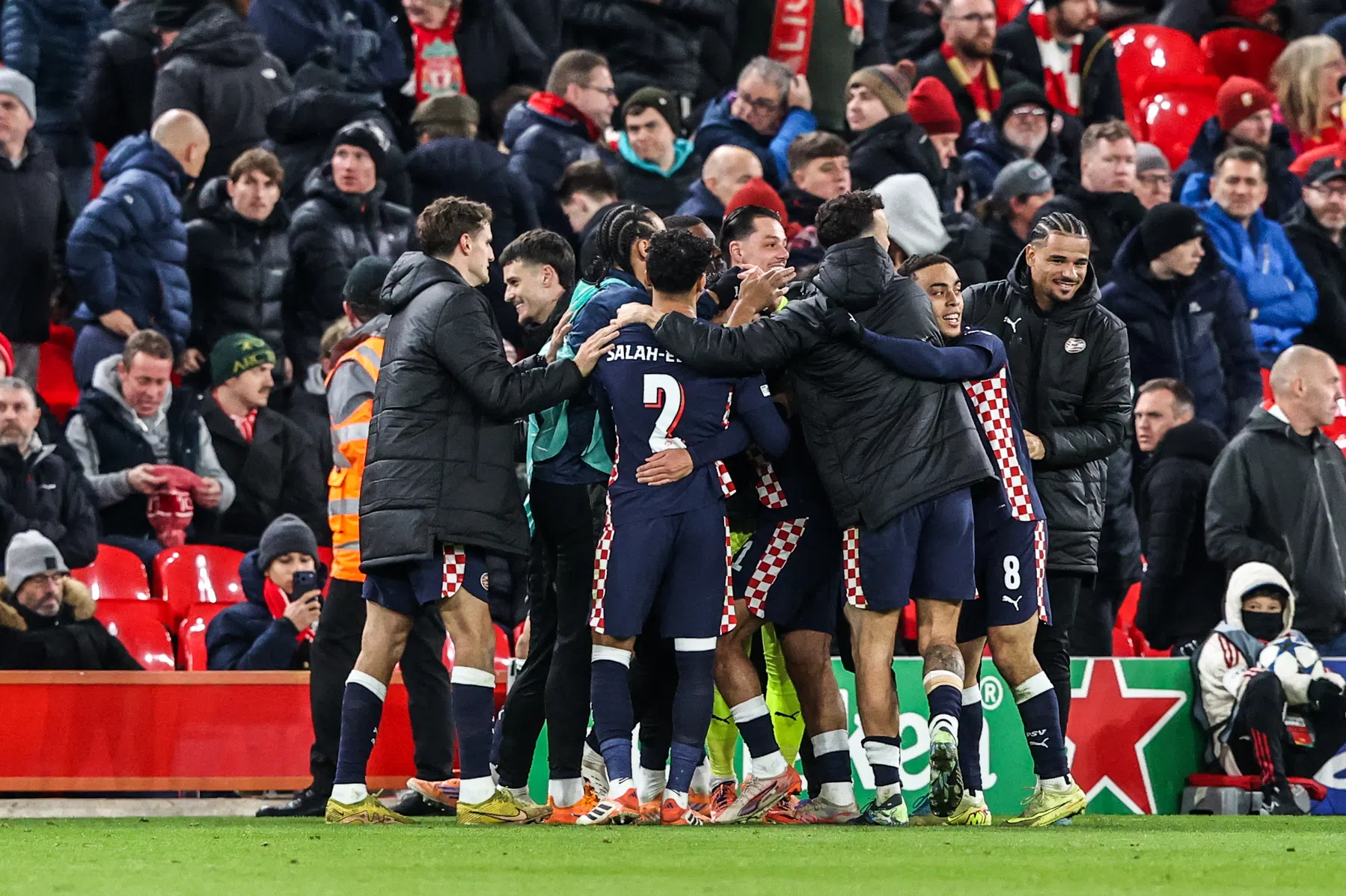 PSV verslaat Liverpool met 1-4: fans in extase op X