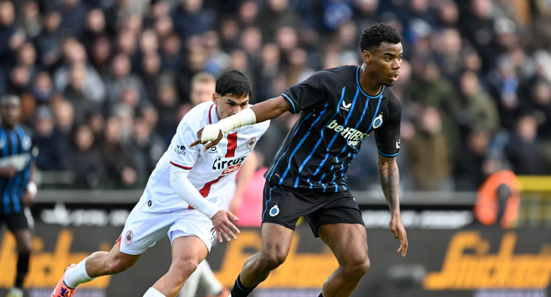 Lardot over "terechte" strafschop in Club Brugge – Antwerp: “Zo dom ben ...