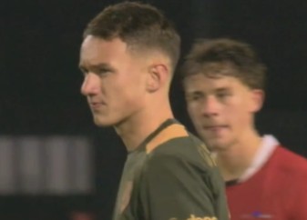 Jessey Sneijder volgt vader Wesley op met profdebuut