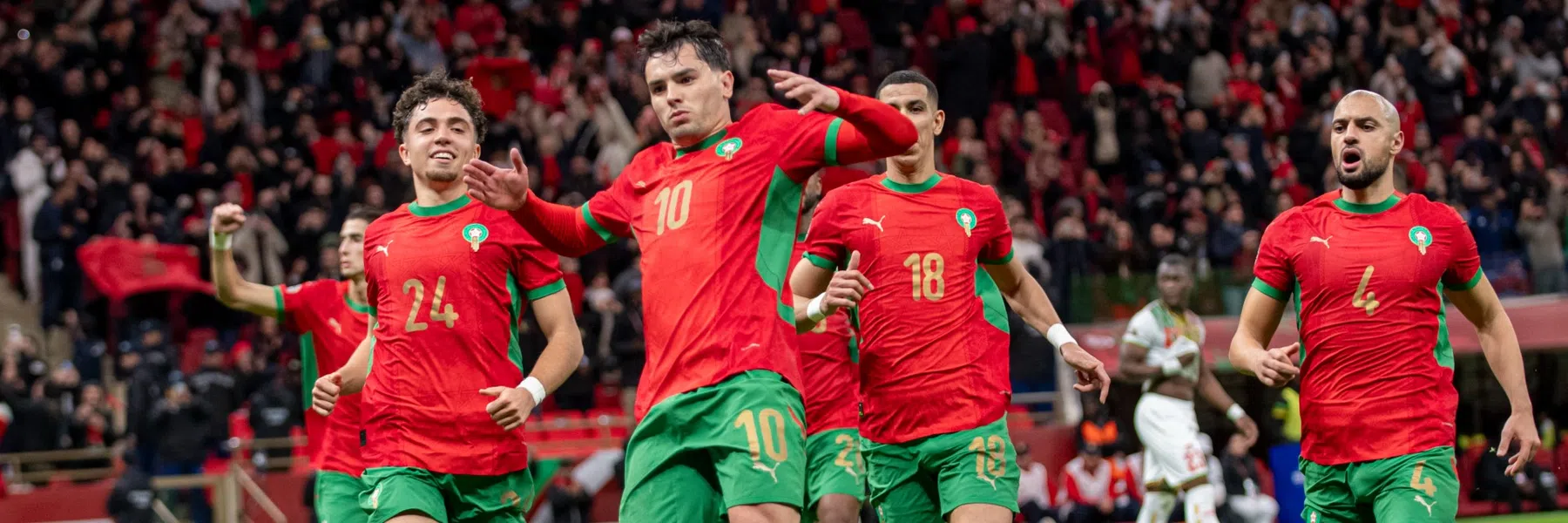 Amrabat vreest voor basisplek van PSV'er bij Marokko: 'Als Hakimi terug ...