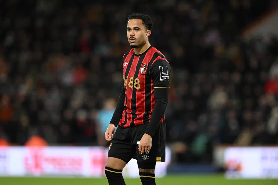 Kluivert moet onder het mes door knieblessure tegen Arsenal