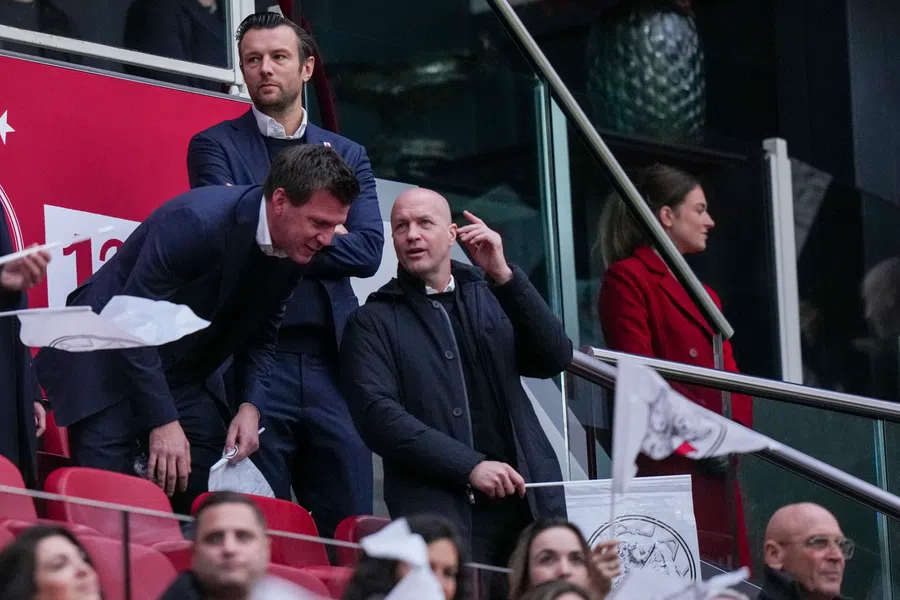 Ajax strikt Joel Lara