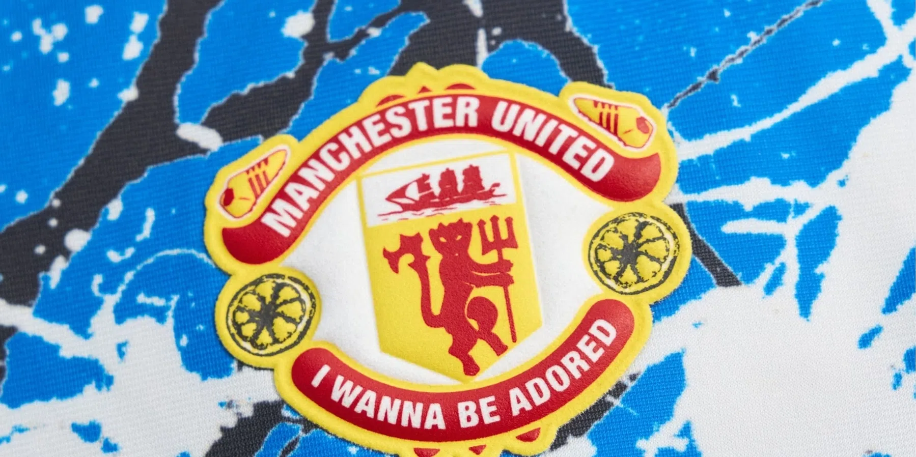 adidas manchester united stone roses collab