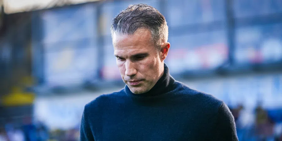 Feyenoord-fans zingen tijdens interview 'Robin rot op'