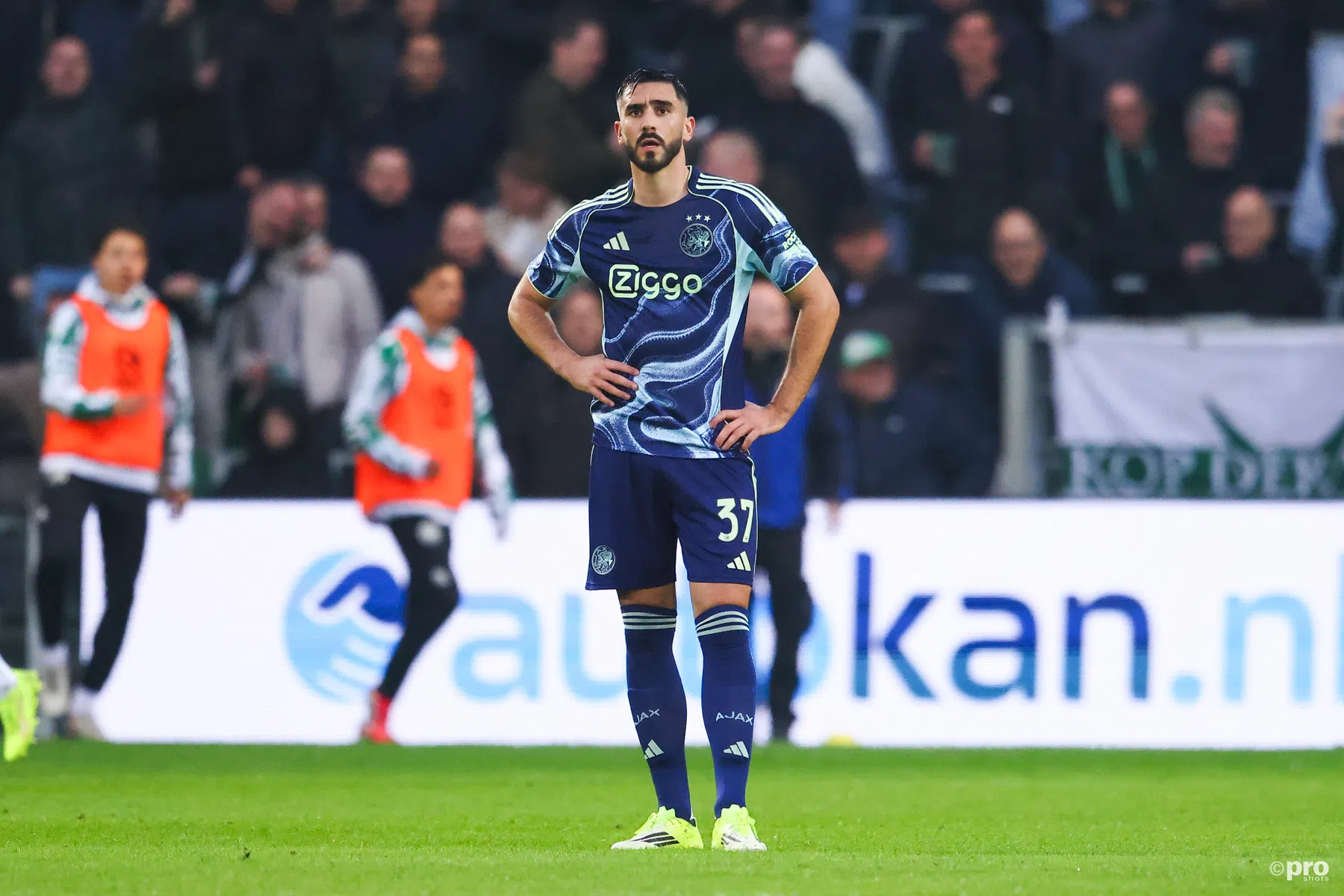 Perez ziet Sutalo teleurstellen bij Ajax - FC Groningen