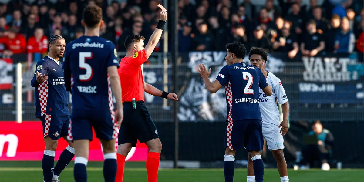 Rood voor PSV-back Salah-Eddine