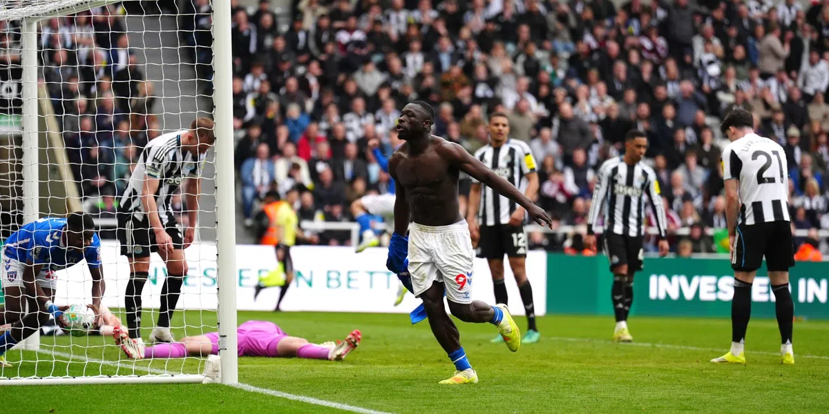 Brian Brobbey gaat viraal in Engeland vanwege hilarisch interview