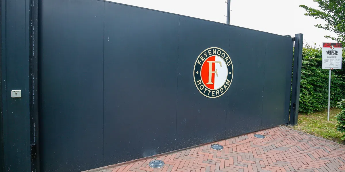 Van Ajax overgenomen Grootfaam traint mee bij Feyenoord 1