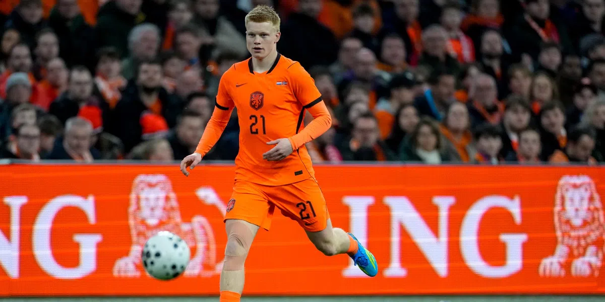Kees Smit vermaakt zich buiten het veld met één spel: 'De beste? Wout ...