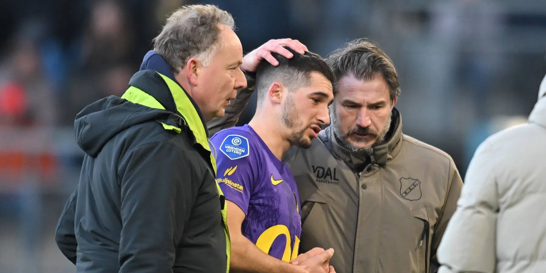 Leo Greiml onderweg naar uitgang bij NAC Breda