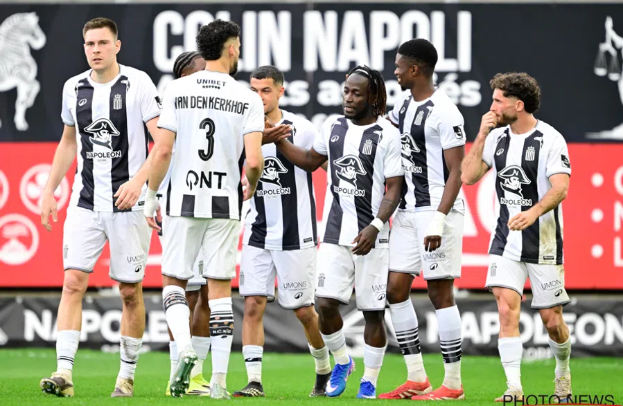 Charleroi verslaat KRC Genk en maakt play-offs spannend