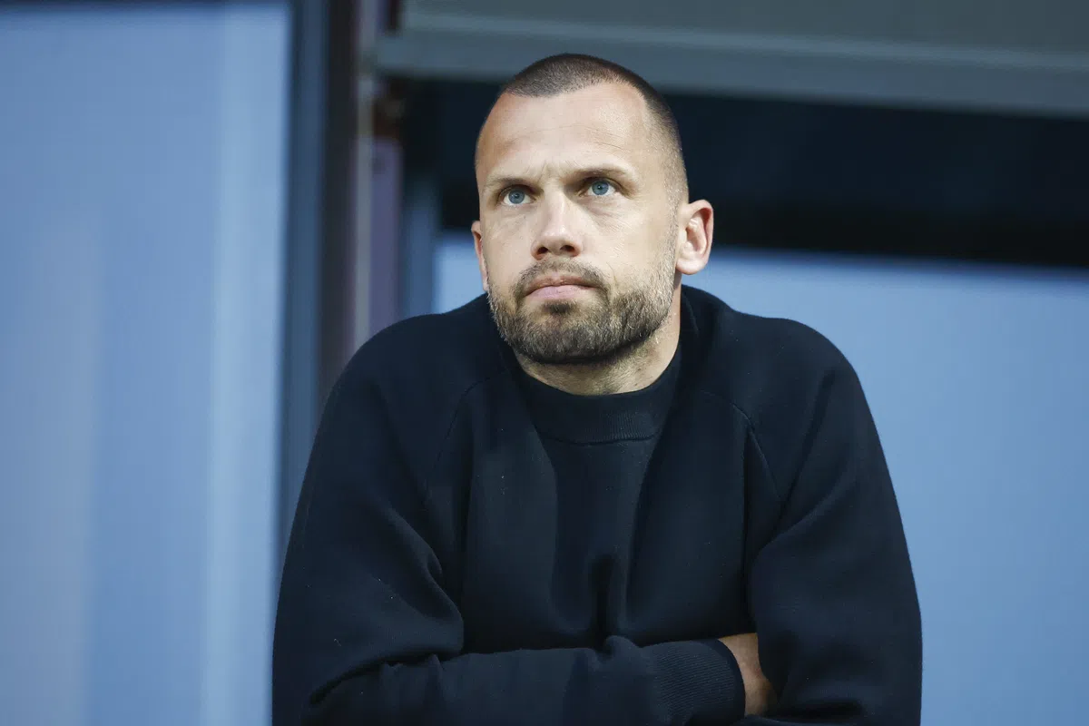 Rafael van der Vaart wijst op tekortkoming van John Heitinga