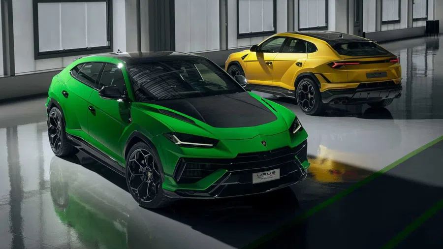 Lamborghini Urus spots