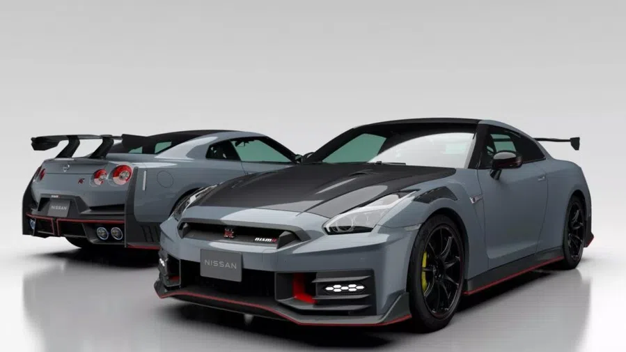 Nissan GT-R spots