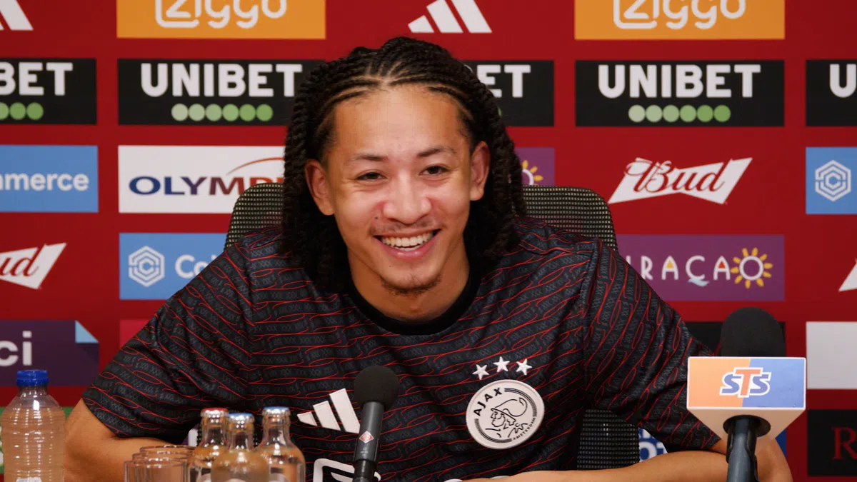 Fitz-Jim gaat in op rol bij Ajax: 'Kan dat nog niet met zekerheid zeggen'