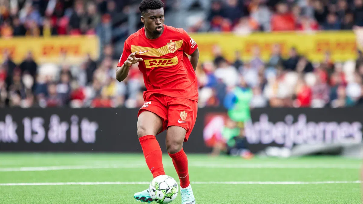 'Nagalo kan echt geweldig goed voetballen, heeft splijtende pass'