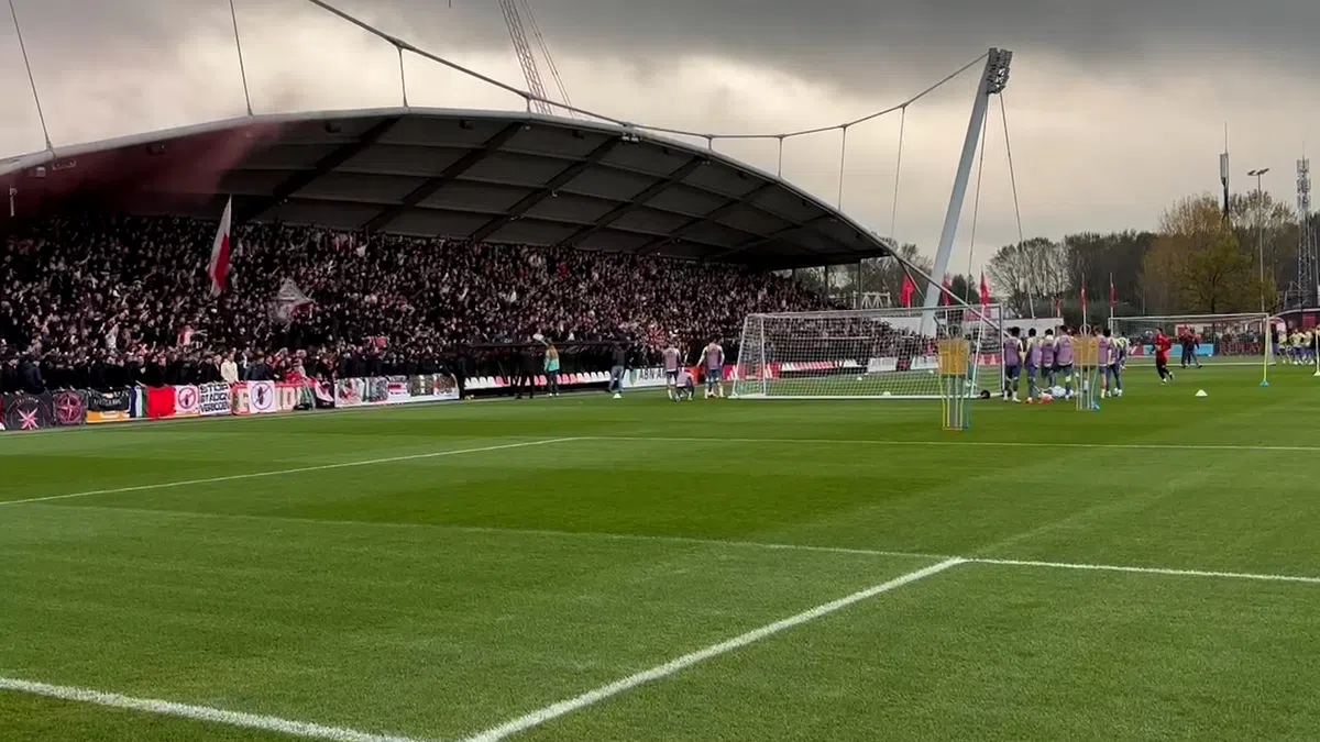 Ajax-fans gaan los: Toekomst beeft tijdens laatste training voor Klassieker