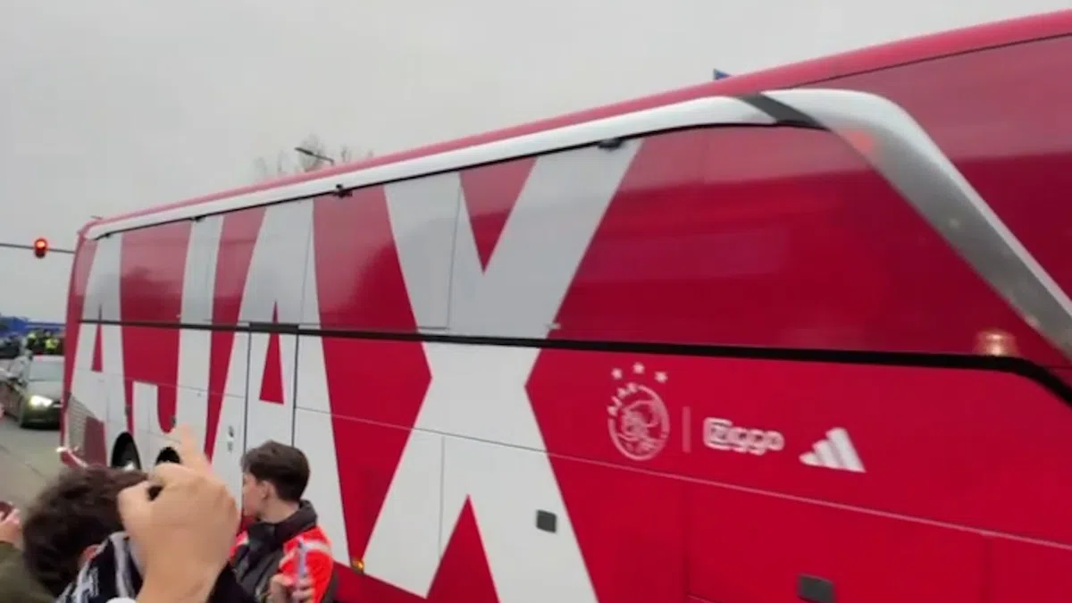 Busaankomst Ajax bij Feyenoord