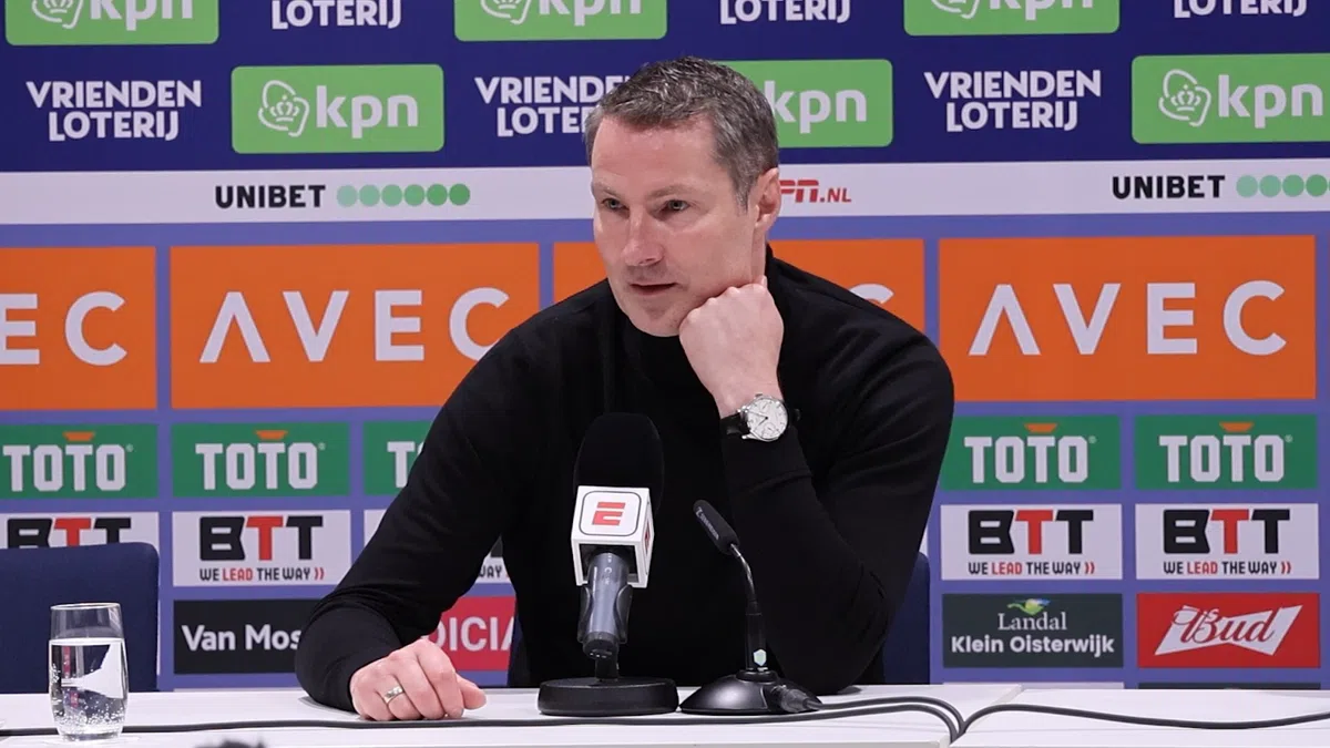 Feyenoord-trainer Priske geïrriteerd na vraag van Driessen