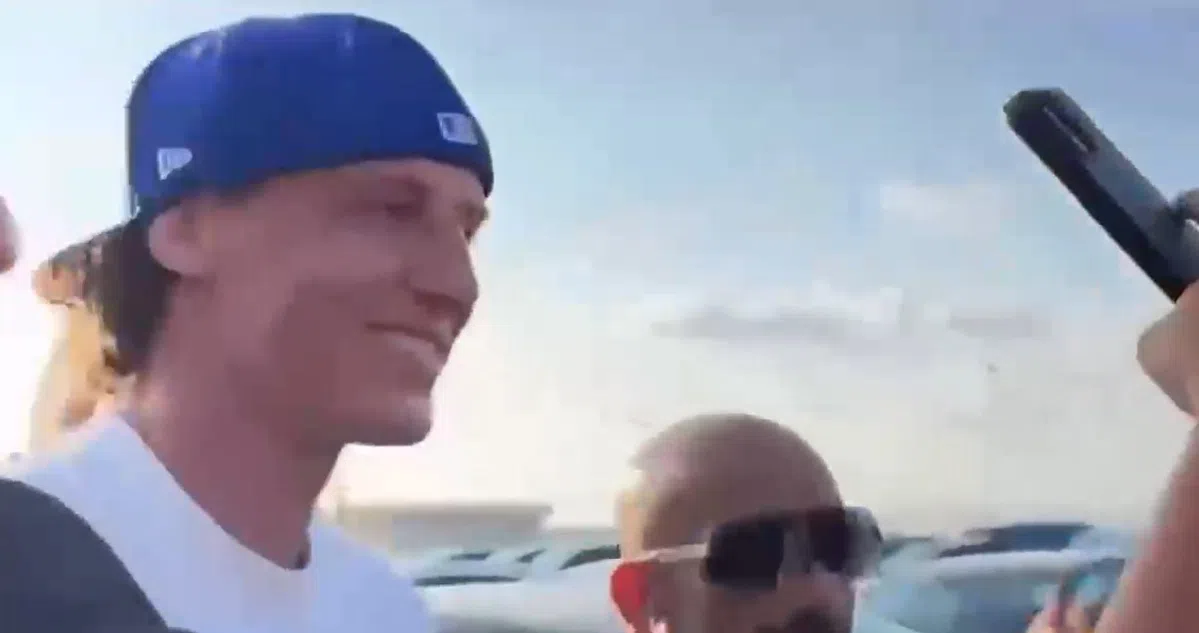 Bijzondere beelden: David Luiz kiest voor opvallende transfer naar ...