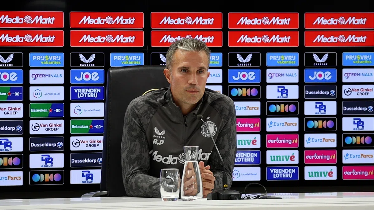 Overlijden Feyenoord-legende Kindvall raakt Van Persie: 'Is heel treurig'