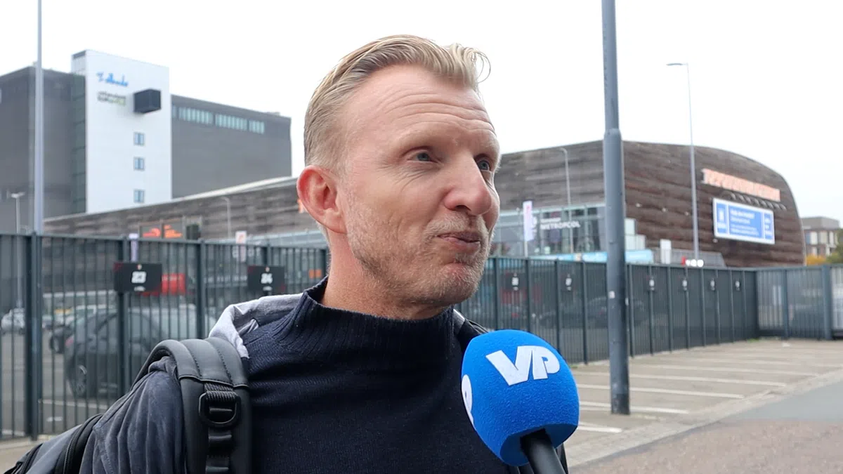 Dirk Kuyt grapt na missen penalty bij Feyenoord Legends