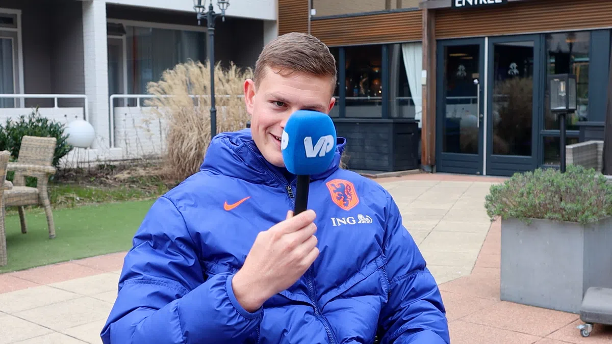 Janse grapt om 'rust' bij Jong Oranje: 'Ik zit hier nu weer met ...